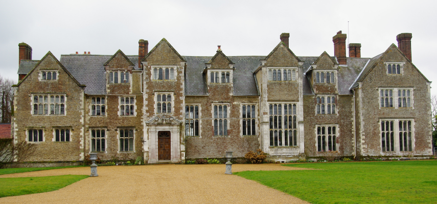 Trading Up or Down: What Will the Average UK House Price Get You in the ...